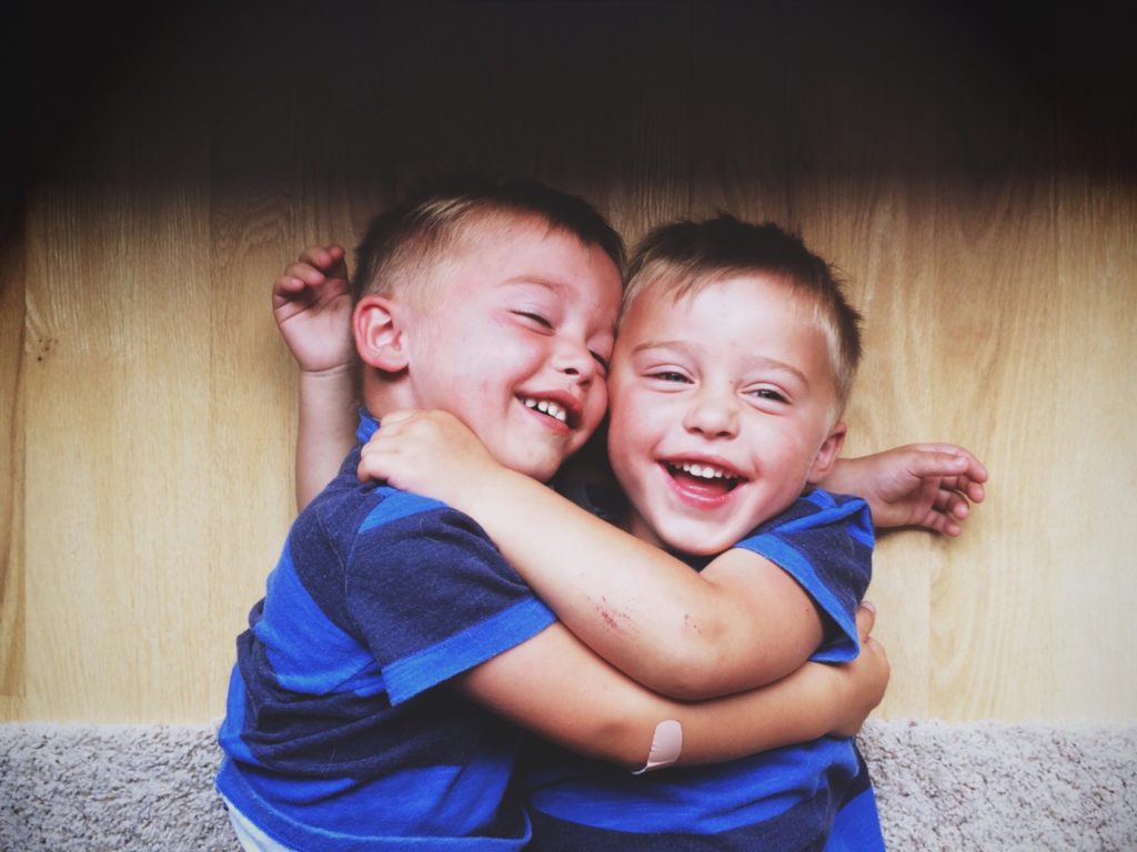 7 Steps to a Strong Sibling Bond - iMOM