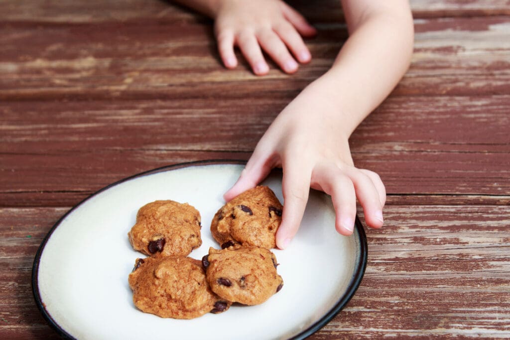 6 Ways to Keep Your Kids Honest - iMOM