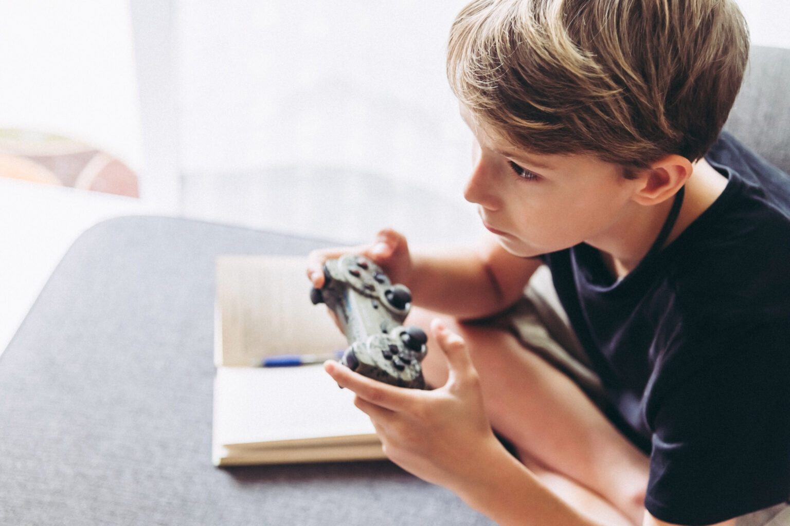The Benefits of Playing Video Games With Your Kids - iMOM
