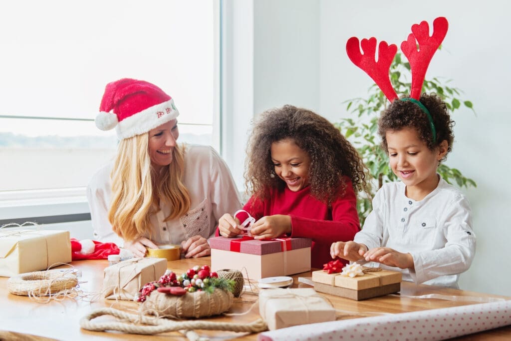 25 Ways for Kids to Spread Christmas Cheer - iMOM