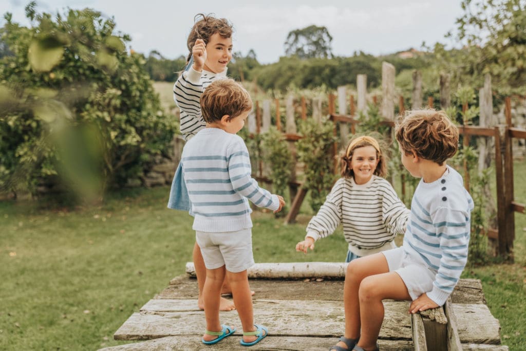 Second Child Syndrome: 3 Signs Your Child Feels Ignored - iMOM