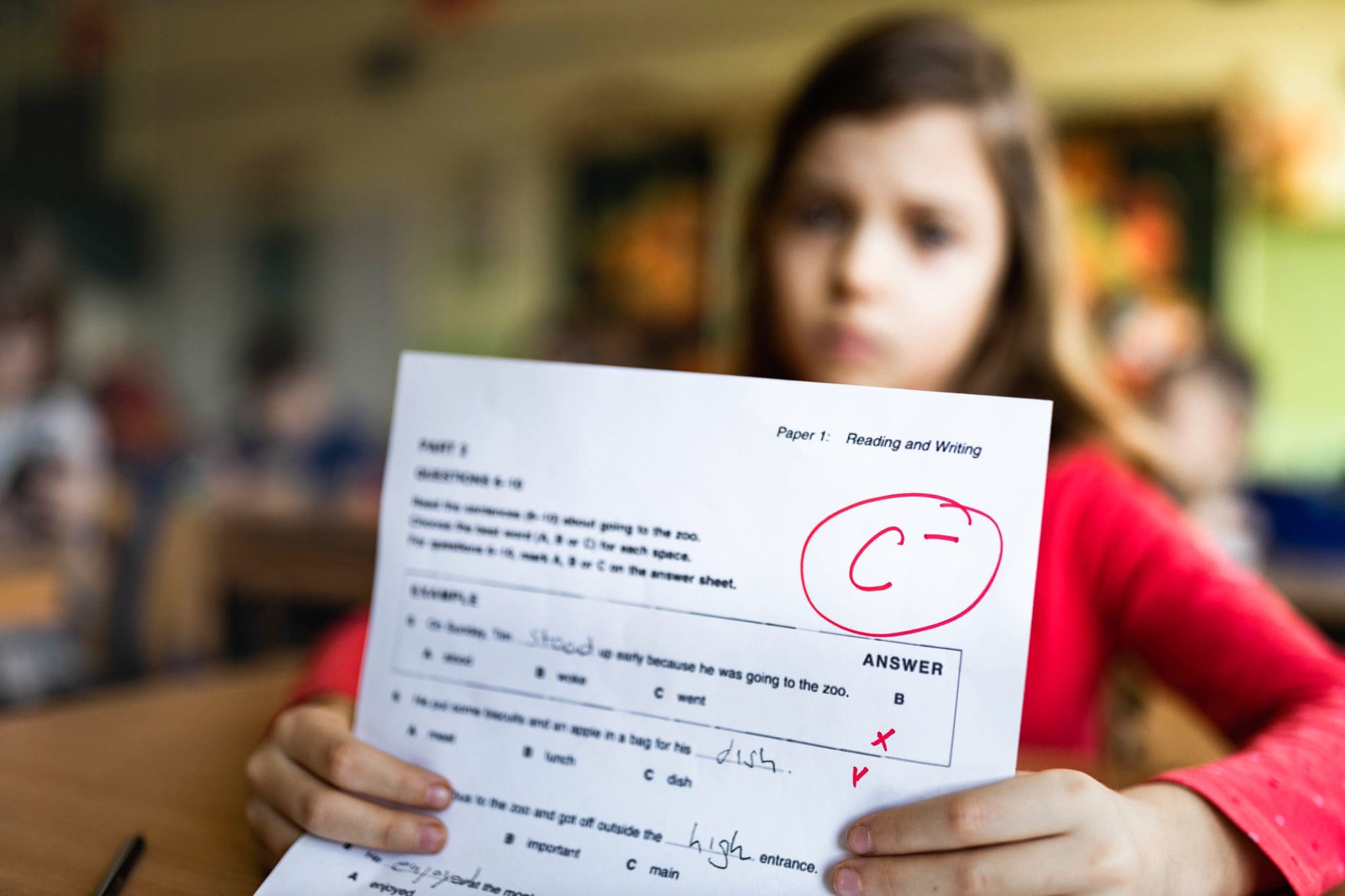 18 Signs of Fear, Anger and Sadness in Children - iMOM