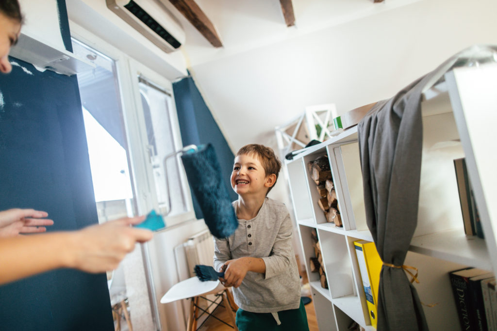 7 Surprising Times You'll Enjoy Having Your Kids Helping Out - iMOM