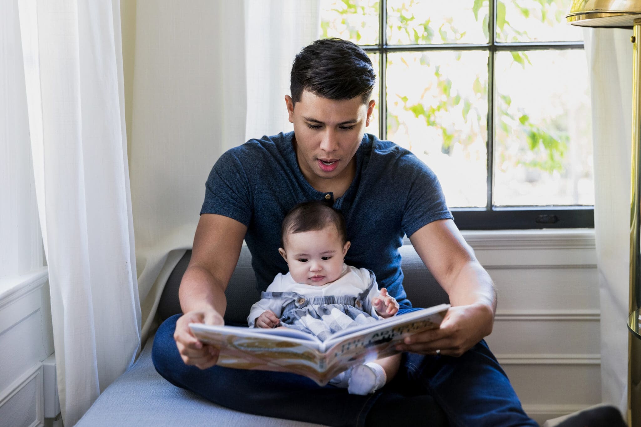 3 Ideas for Helping Older Siblings Cope With a New Baby - iMOM