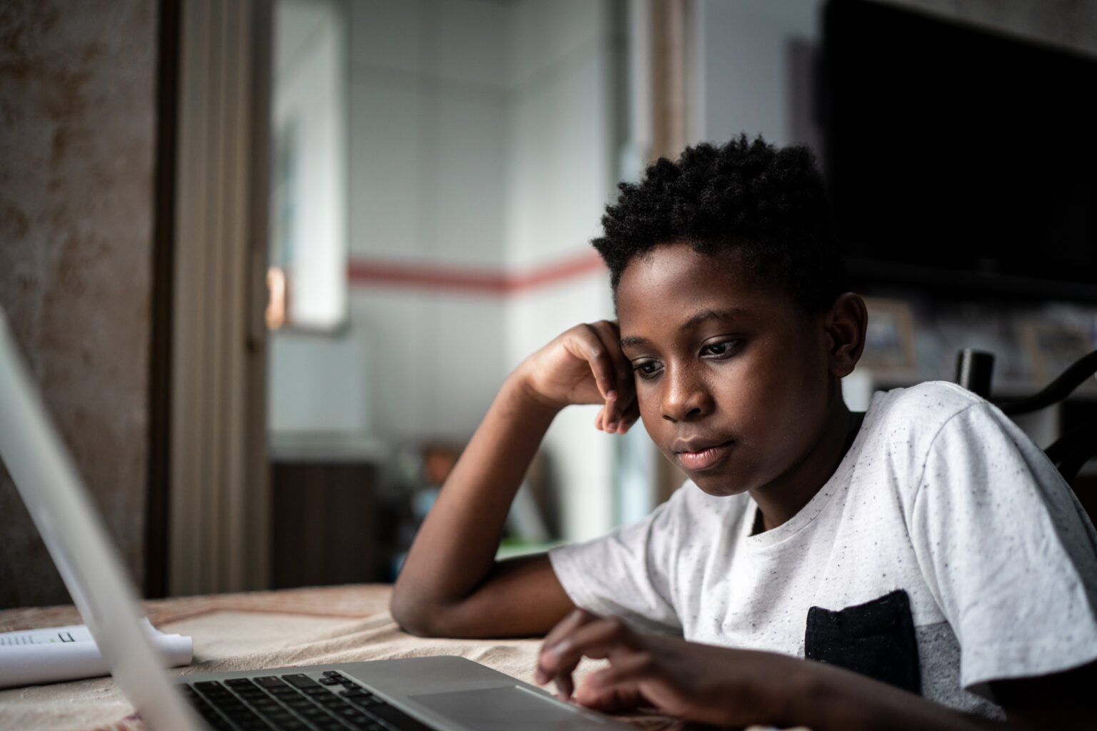 How to Teach Your Kids to Receive Criticism: 7 Ways - iMOM