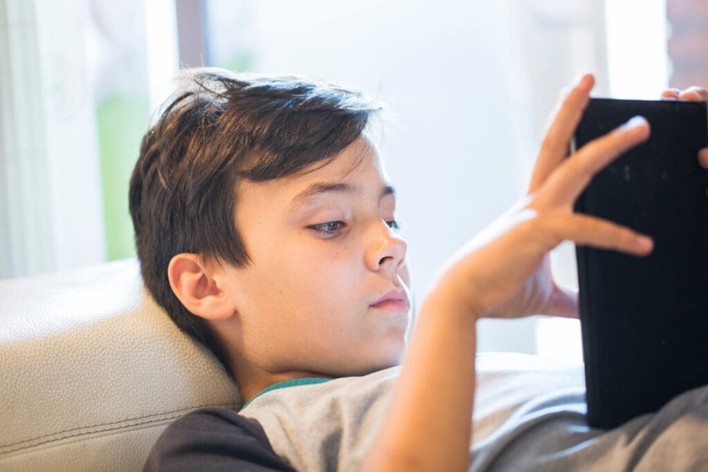 4 Ways to Recognize Bad Apps for Kids- iMOM